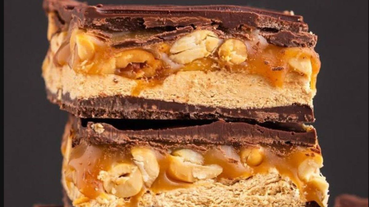 Vegan Snickers Bars: My Homemade Delicious Recipe!🥜🍫 - Sharon Rech